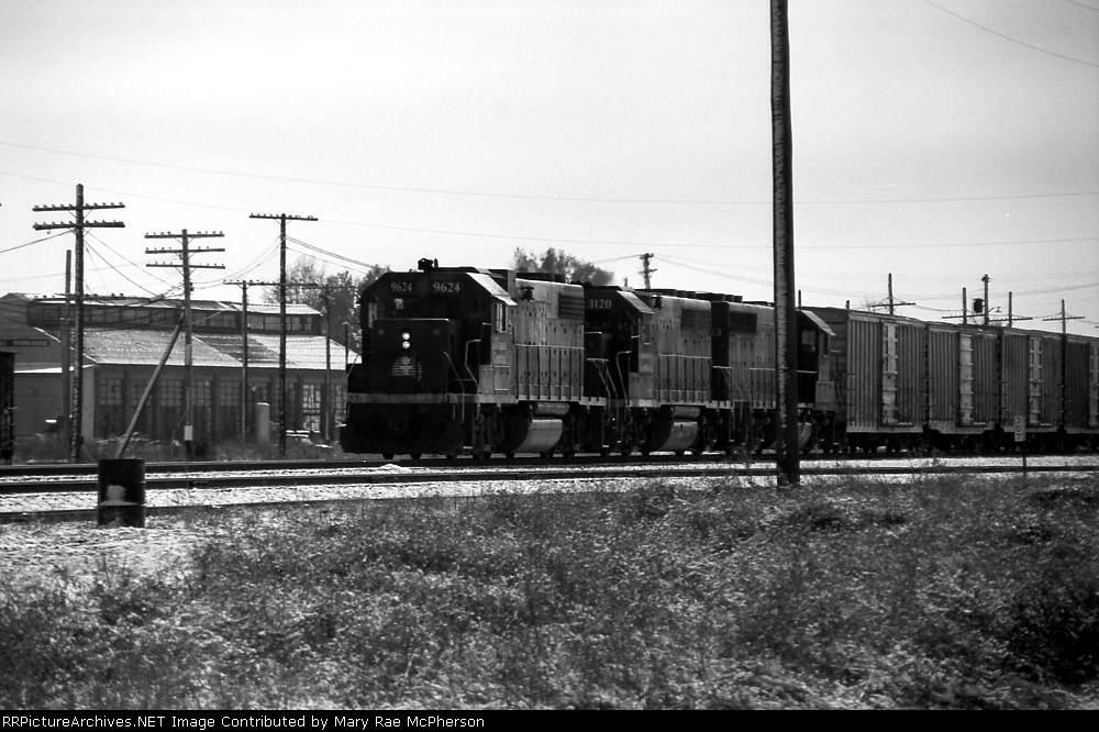 IC 9624 passes the old machine shop in North Yard
